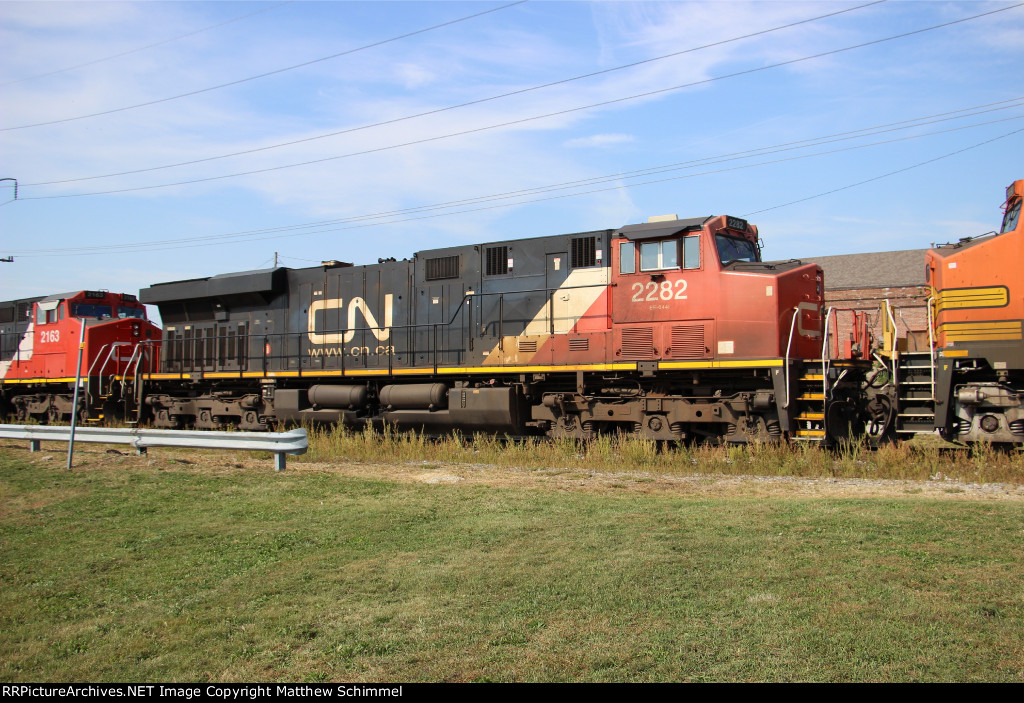 CN 2282